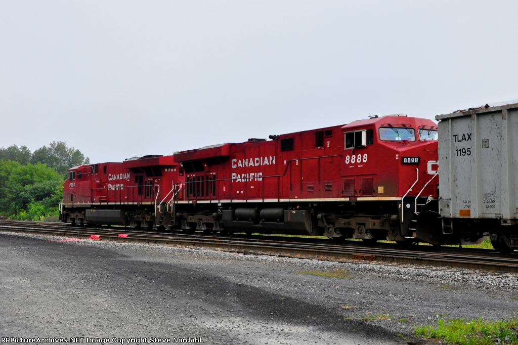 CP-257/39Z arrival at Terrace Road & Conklin Yard, Conklin, NY.